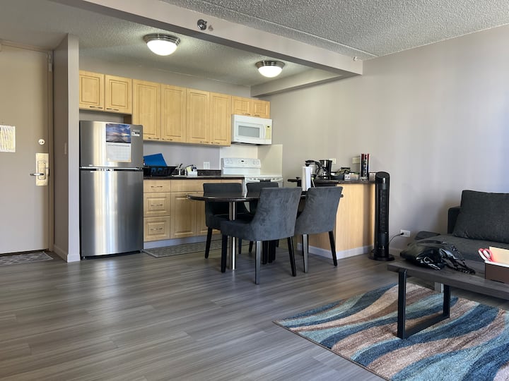 Spacious 1bedroom At Waikiki Sunset W/free Parking - Honolulu, HI