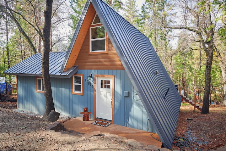 Cozy A-frame | 1bd 1bth | Outdoor Dine On Deck - Fish Camp, CA