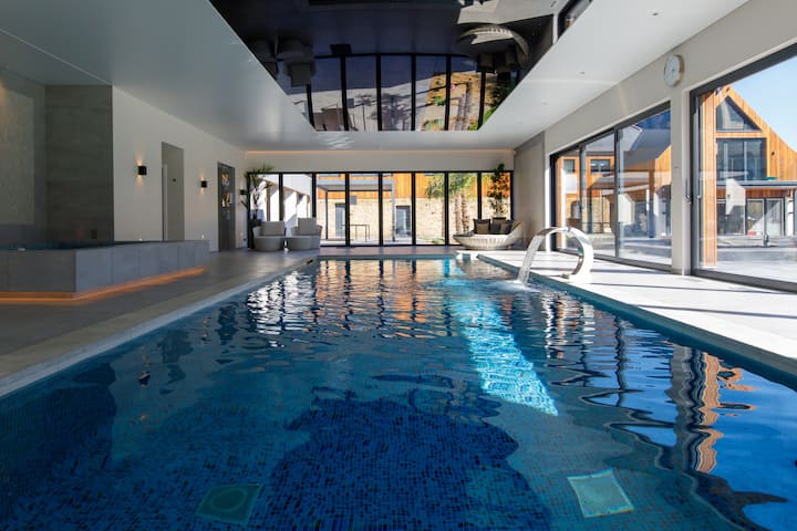 Cedar Lodge - Pool & Spa Complex - Chichester