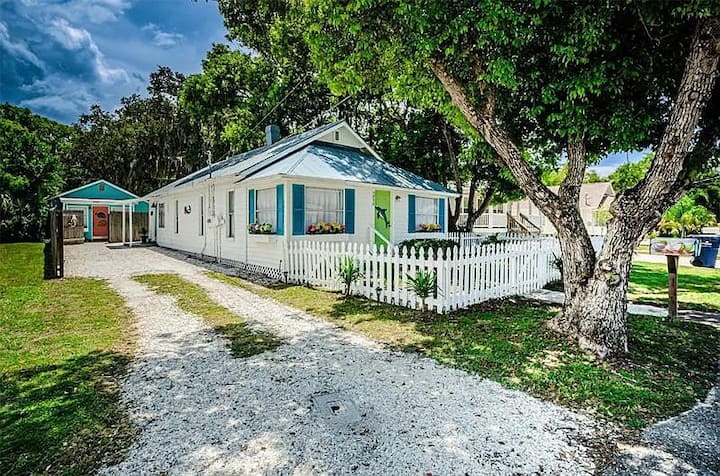 Florida Vibes Home - New Port Richey, FL