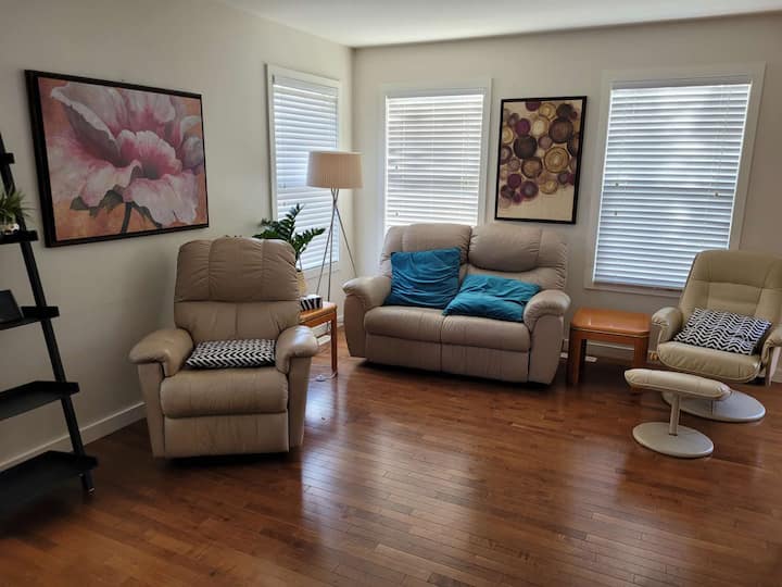 Lovely 3beds 3baths Cando(over 30d 10%discount) - Saskatoon