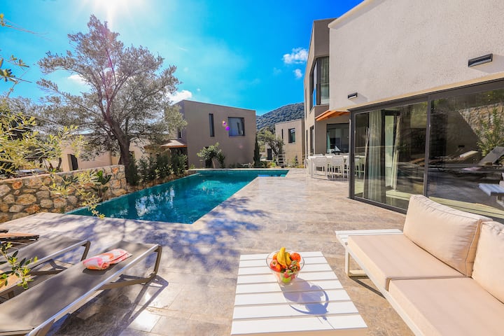 Doğa Içinde Havuzlu Lüks Villa - Kaş