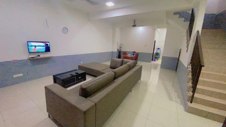 Arissa Homestay - Karak