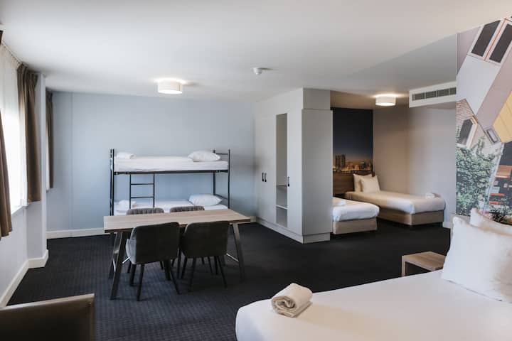 6-person Room - Rotterdam