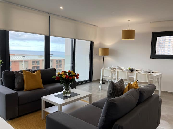 Spacious Exec Suite Without Spa Access - Algésiras