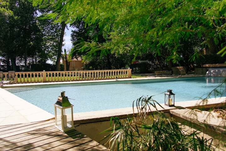 Château Des Barrenques Avec Piscine - Vaucluse