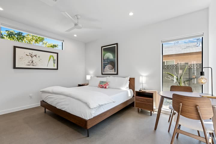 Modern Studio Apartment - 80 Walkscore! - Phoenix, AZ