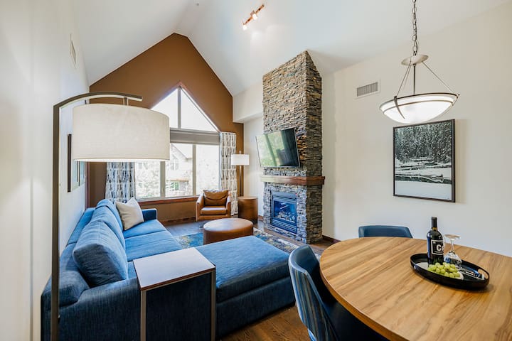 Luxury Top-floor 3 Bedroom Condo | Pool + Hot Tub - Canmore