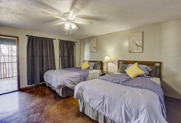 Cozy Lake Front Room! H3 - Mississippi