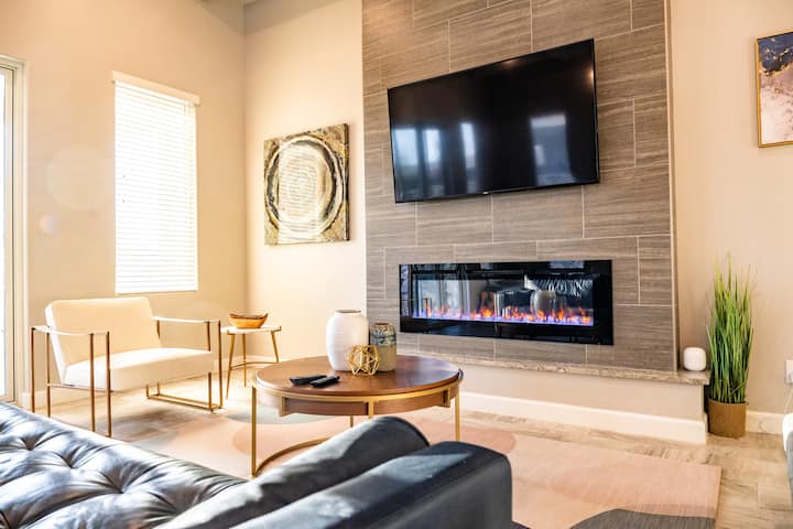 Popular Model Home! Gorgeous&bright | Pets Welcome - Las Cruces, NM