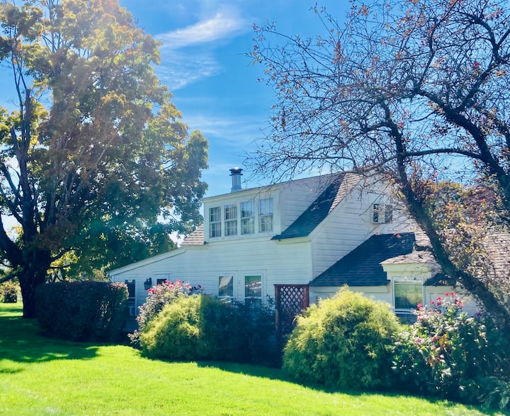 Charming Guest Cottage - Dutchess County, NY
