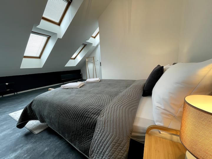 We Stay | The Tree-bedroom Lounge Retreat | 111 - Bratislava