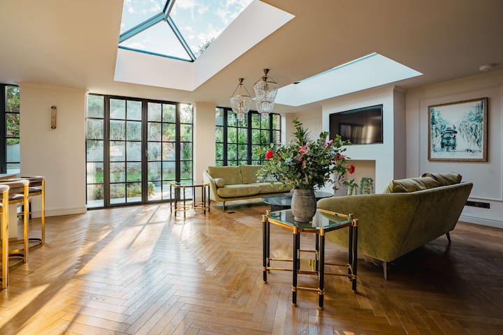 Stylish Home Close To Town & Races; Ample Parking - Cheltenham