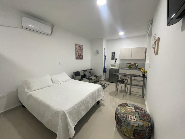 18m2 Studio Near San Antonio 3 - Cali