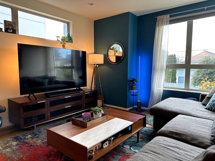 3 Bedroom Modern House - Seattle