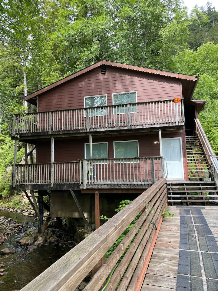 Upstairs Unit Near Downtown! (Ask For Rental Car) - Ketchikan, AK