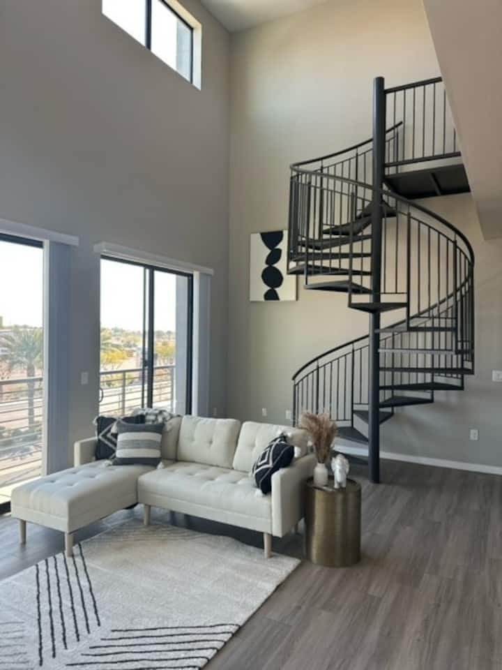 Avondale's Urban Sky Loft - Avondale, AZ