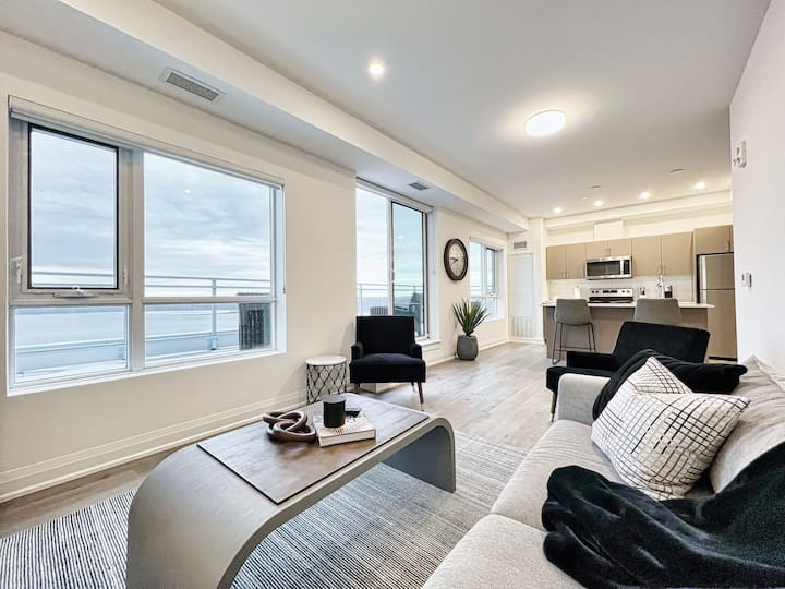 Luxury Penthouse | Lakeview | 3 Bdrm - Barrie