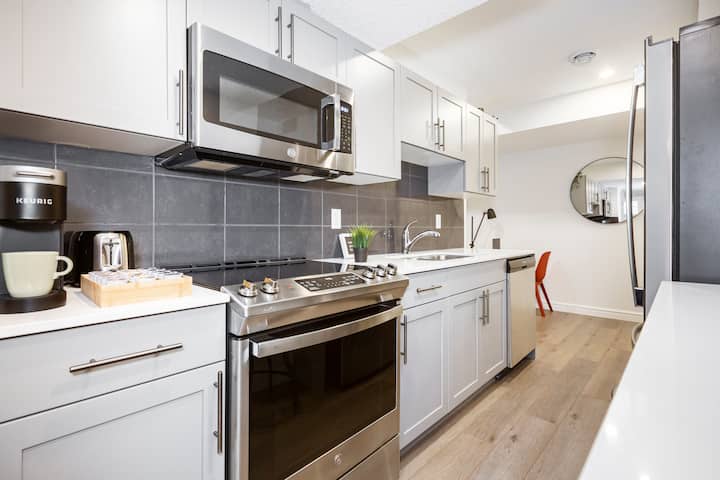 Stylish Guest Suite In West Edmonton - Alberta