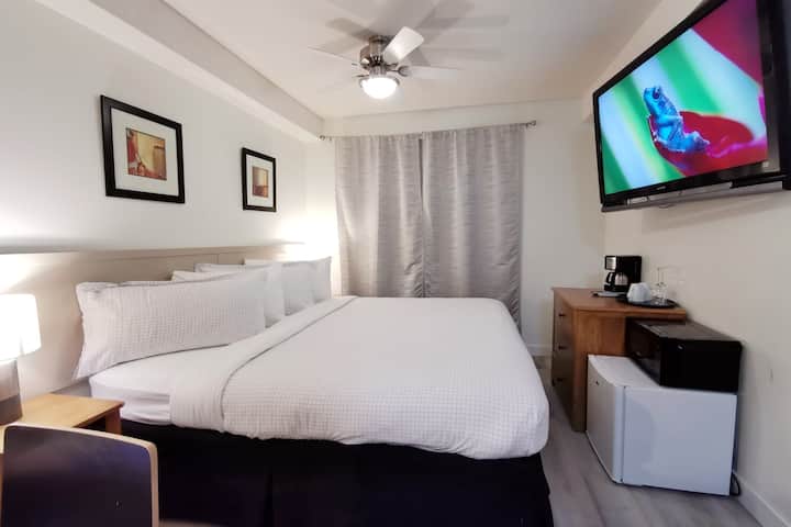 Cozy King Hotel Room Free Parking Gym Cls Downtown - Canmore