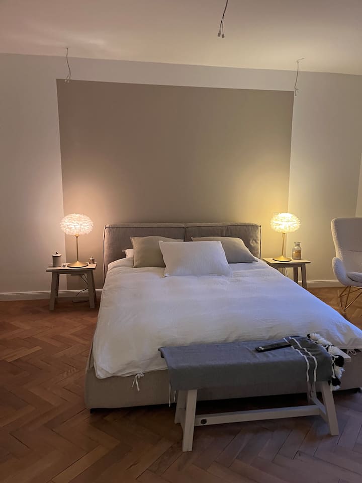 Neu Renovierte Altbauwohnung - Múnich