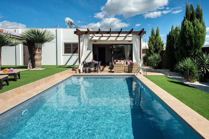 Harmony Villa - Private Pool, Family *Offer August - 伊微沙島