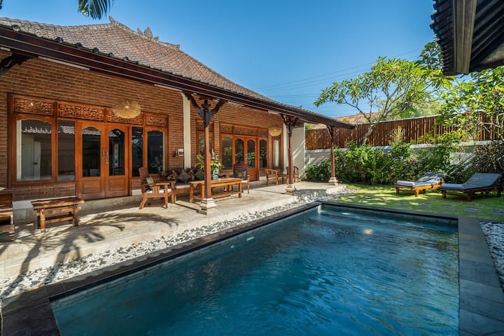 Huge 3brfor9people,6beds,10mins Walk To The Beach - Seminyak