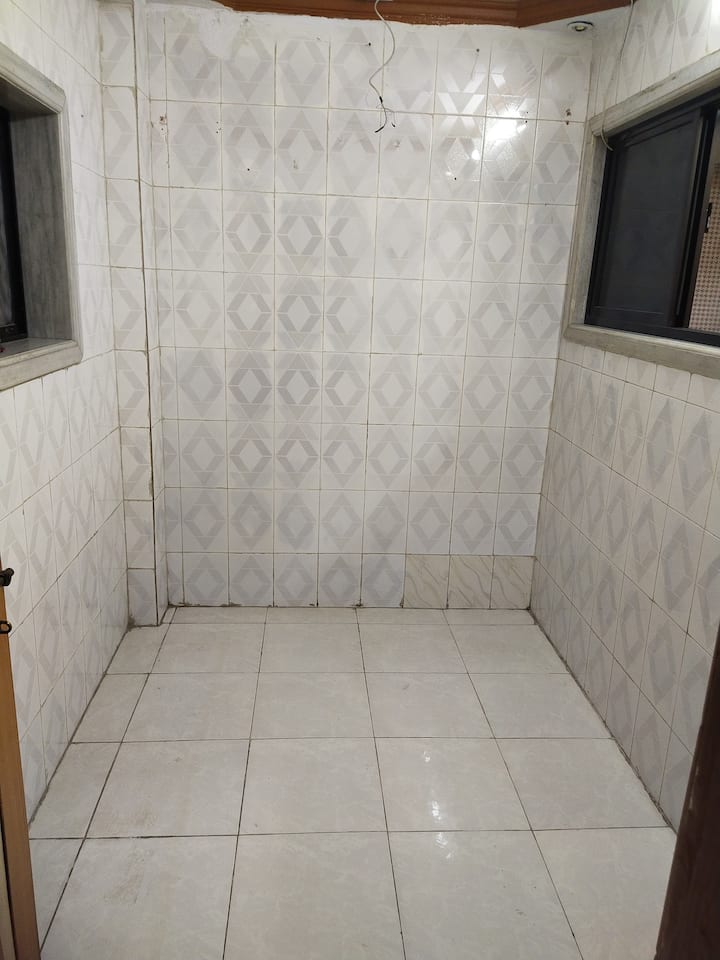 Apartment Near Station Main Road - Kalyan