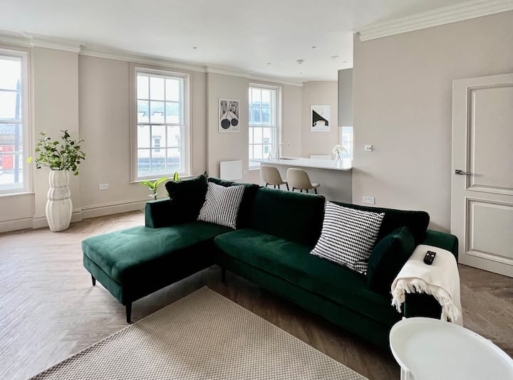 A Beautiful Calm Space In The Heart Of Lytham - Lancashire
