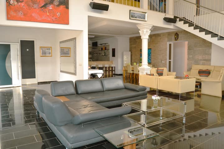 Appartements De 05 Chambres - Togo