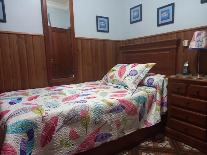 Habitación Privada Cádiz - カディス