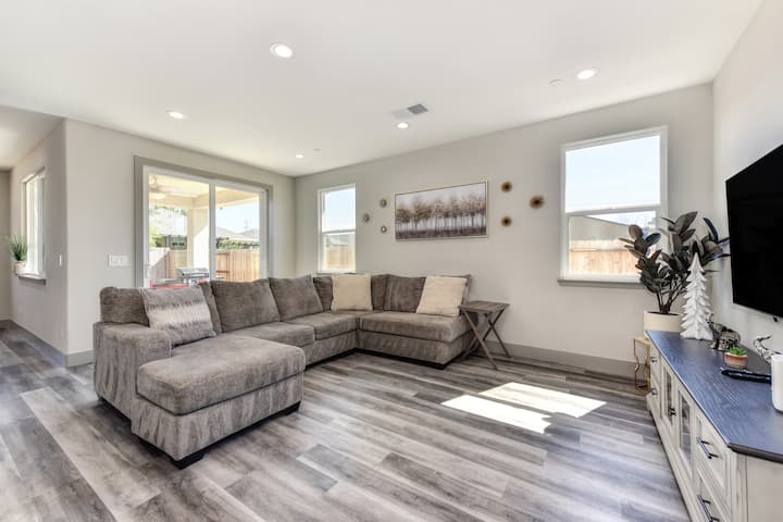 Perfect Long Term Rental Home In A Peaceful Place - Sacramento