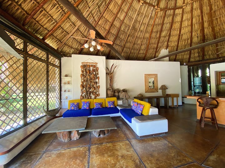 Disfruta El Momento - Iztapa