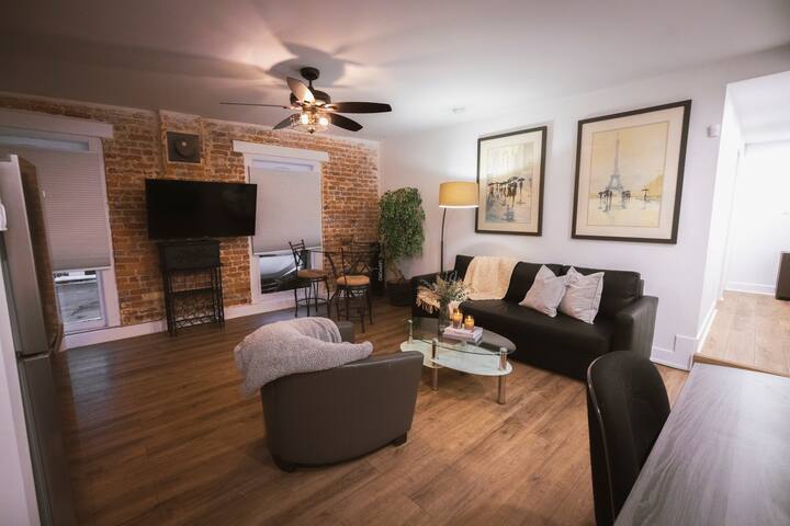 Industrial Apt W/ Queen Bed - Barrie