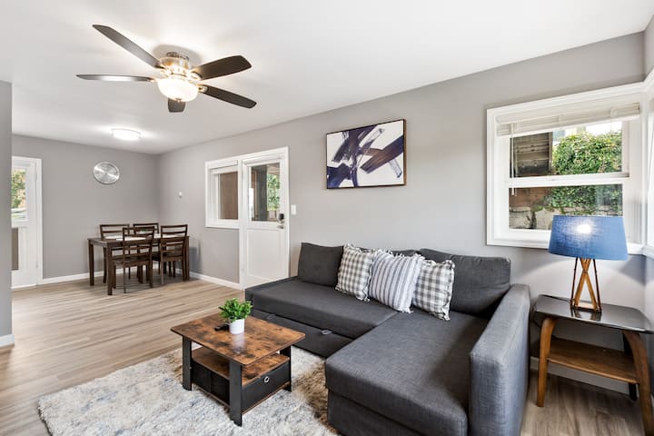 Renton Cottage- Minutes To Downtown Renton! - Renton, WA