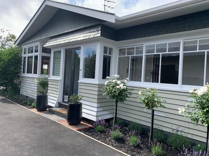 Beautiful Richmond House & Gardens - Christchurch, New Zealand