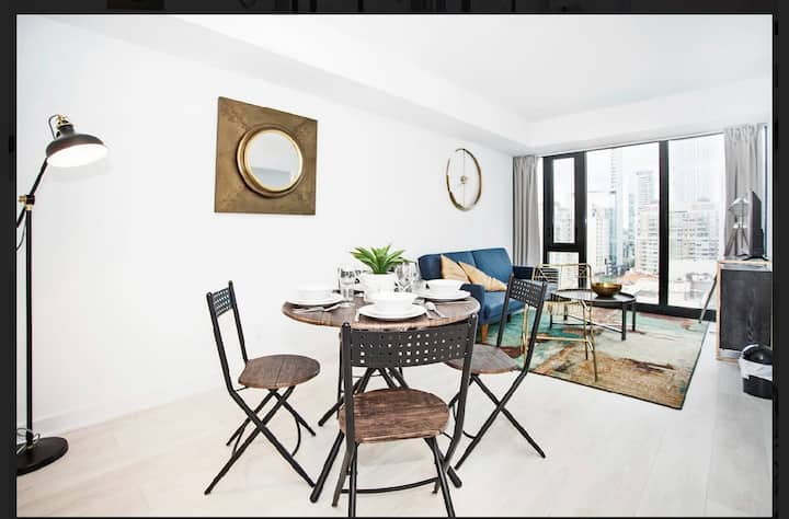 Yorkville Modern Condo - Toronto