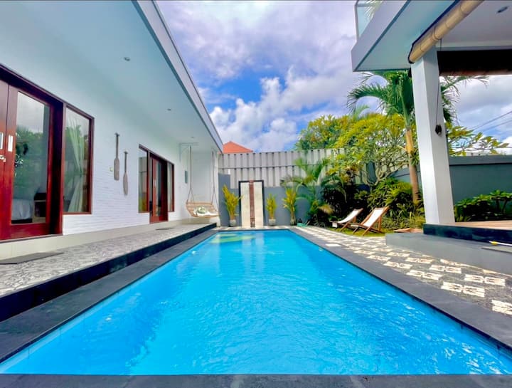 Central Berawa Villa 3 Bedroom Villa Atmaraja -