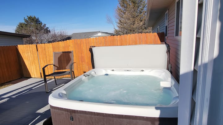 Quiet Neighborhood! - Hot Tub Retreat - Twin Falls, ID
