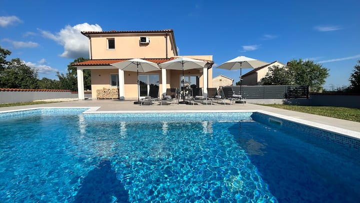 Villa Patricia Mit Pool Bei Pula - 이스트라 반도