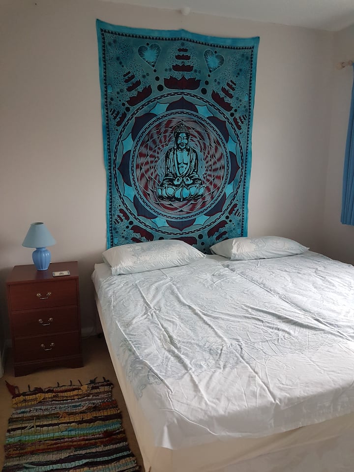 Quiet, Peaceful Room. - Malmesbury