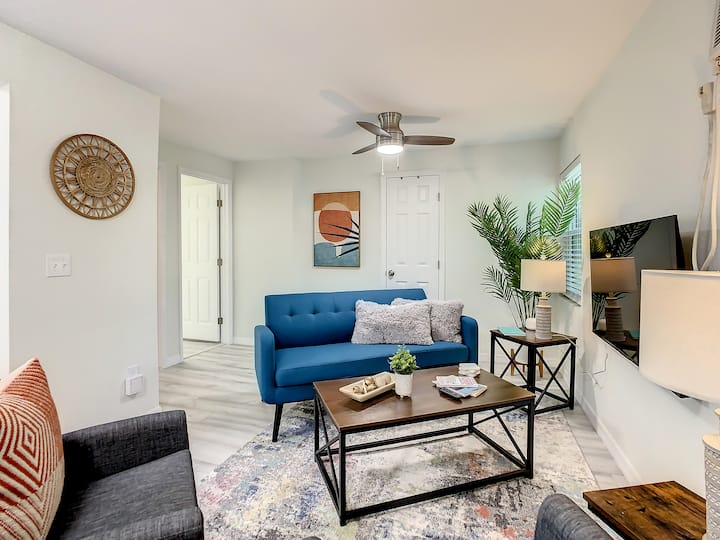 St Pete Charm! 2bd/1ba Walk Downtown 1st Floor - St. Petersburg, FL