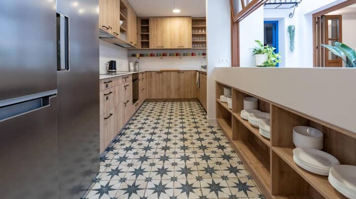 Veranera Hostel, Bed In A 6-bed Mixed Dorm Ensuite - Estepona