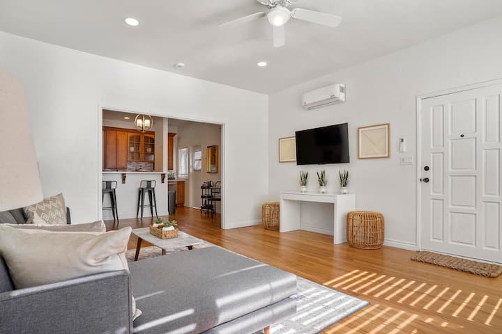 Light & Bright 1br, 2 Mins To Zoo! - San Diego, CA