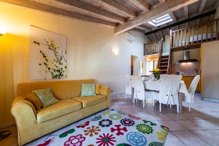 Trilocale In Centro Con Due Camere Da Letto E Loft - Desenzano del Garda