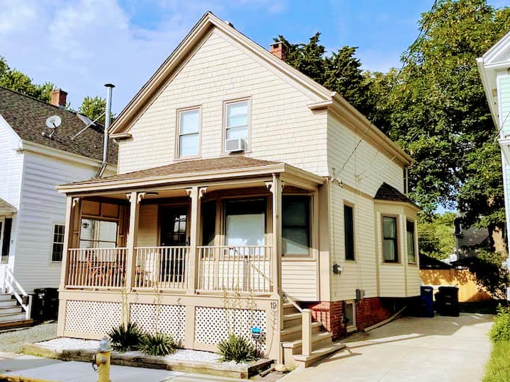 Bright, Stylish, Newport Home - Walk To Downtown - Newport, RI