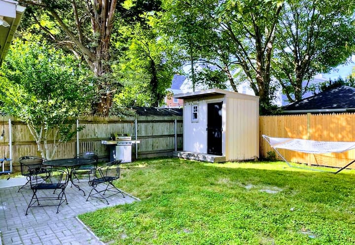 Bright, Modern, Private Driveway-walk To Downtown - Newport, RI