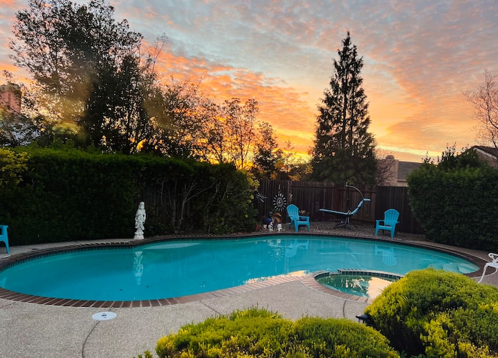 Specious Blue Room W Private Bathroom W Pool - Benicia, CA