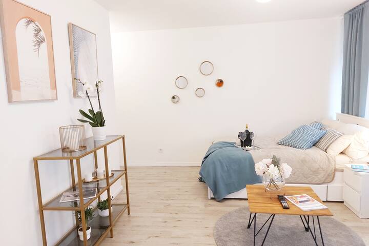 Wunderschöne Voll Möblierte Whg - Wiesbaden