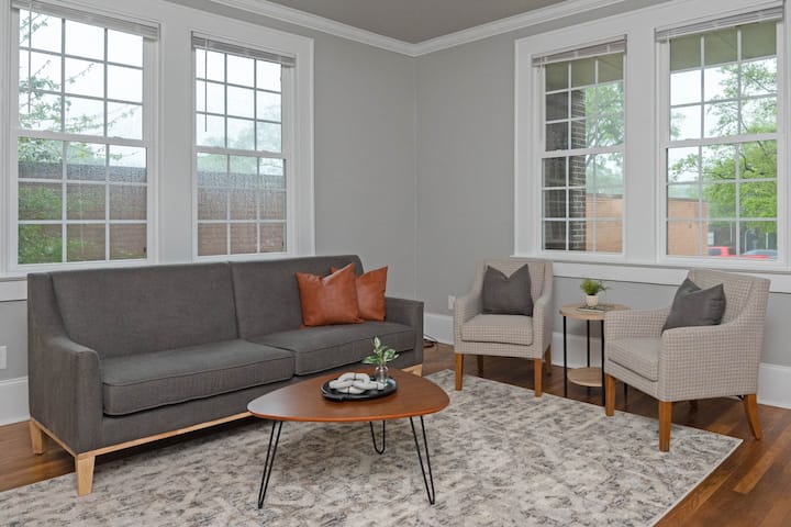 First Floor, King Bed, Off-street Park, Near Dntwn - Spartanburg, SC